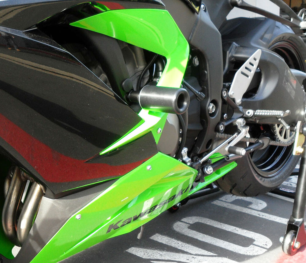 cyclebitz: Shogun Frame Sliders Black No Cut (Kawasaki 750-4449)